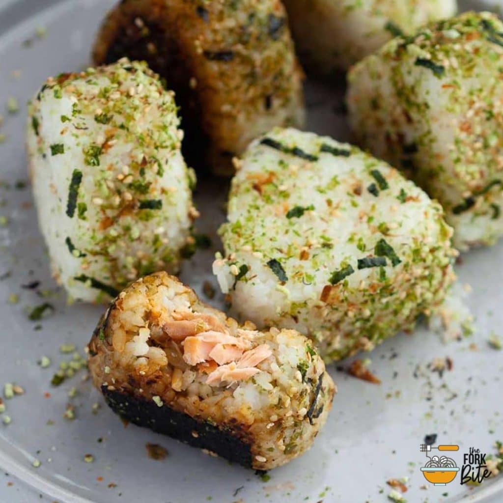 Cute Onigiri (Rice Ball) with Spicy Tuna / Salmon Recipe - The Fork Bite