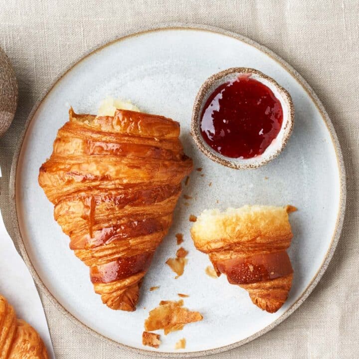 Crescent Rolls vs Croissants: Identify the Differences - The Fork Bite