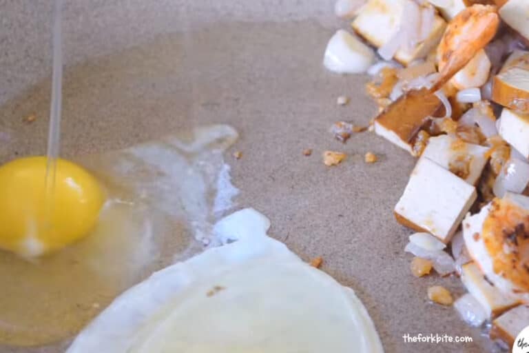 What Does Pad Thai Taste Like? - The Fork Bite